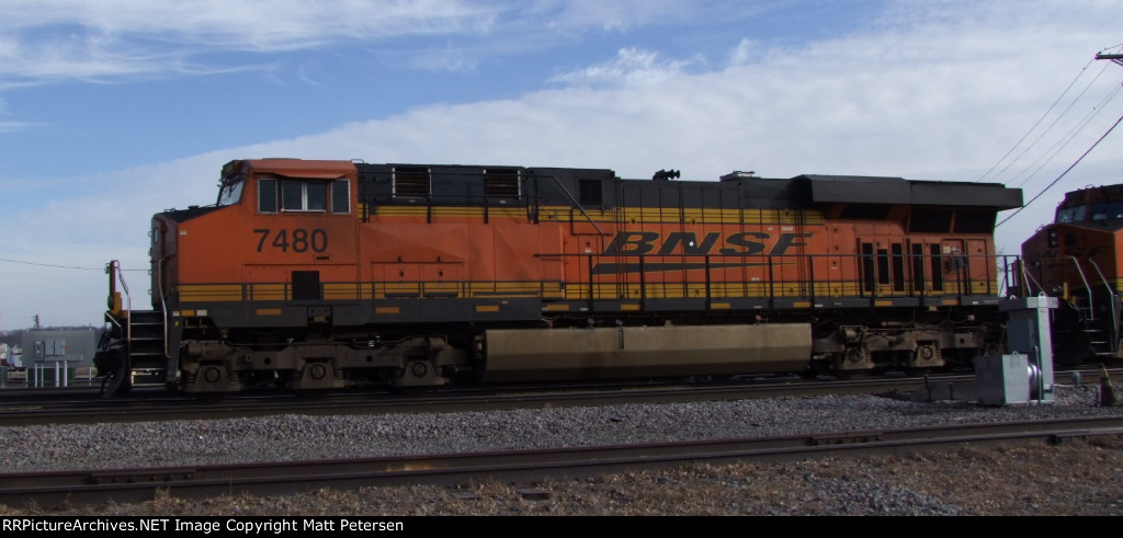 BNSF 7480